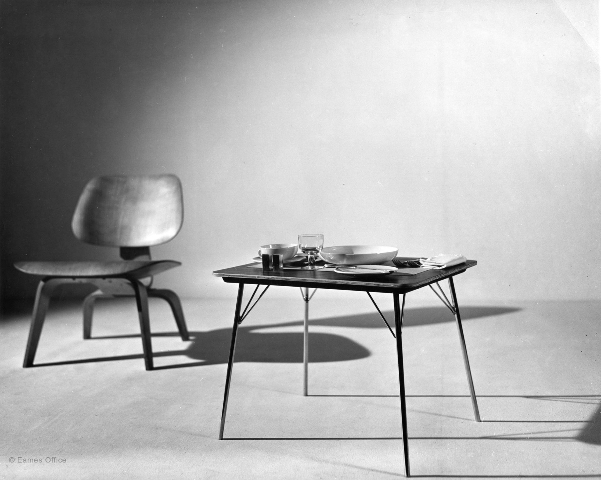FOLDING TABLES - Eames Office