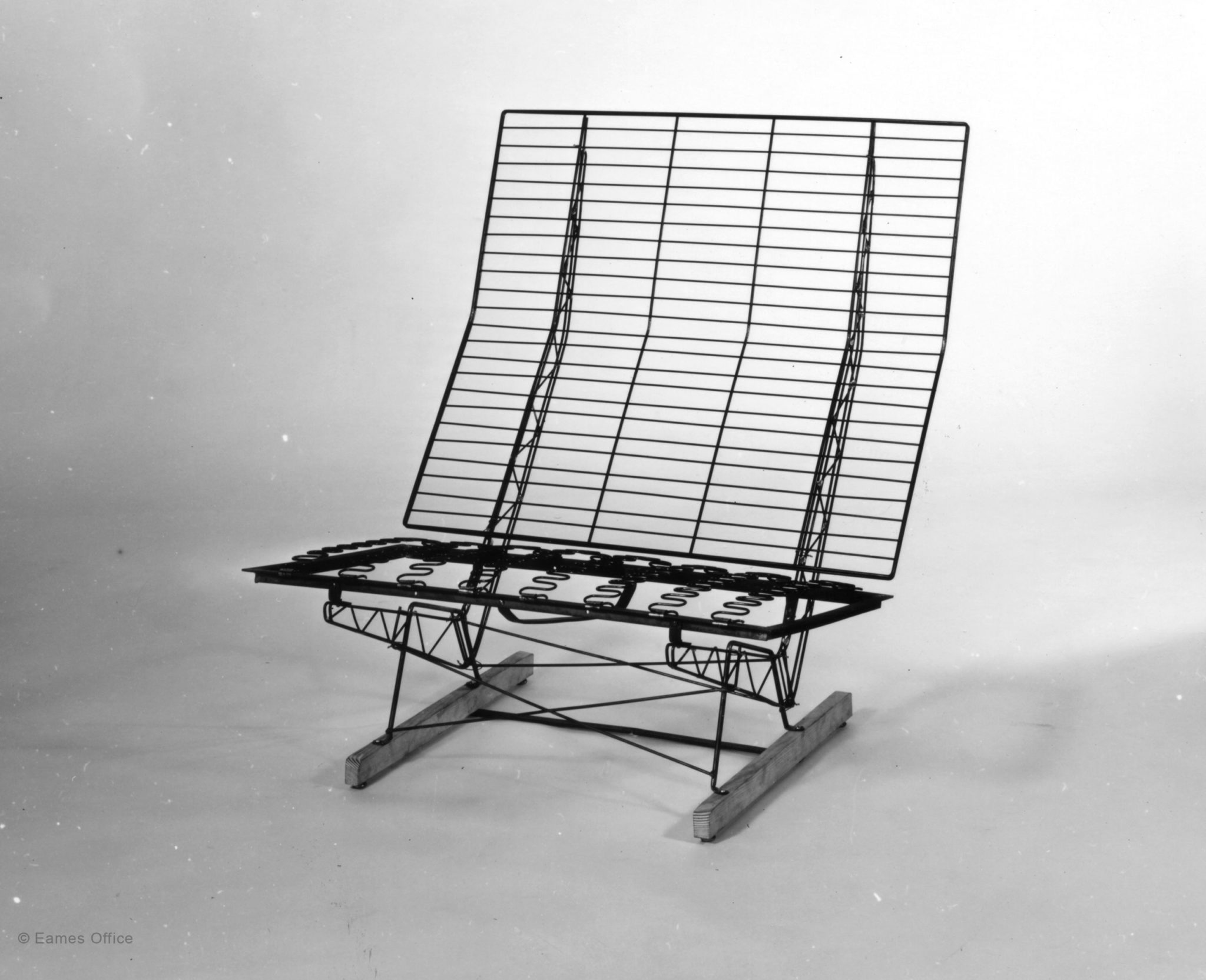 Eames 1951 WIRE SOFA - Eames Office