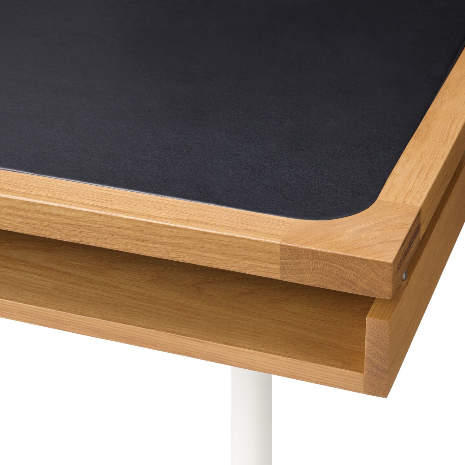 Eames 2500 Series Executive Desk - Eames Office
