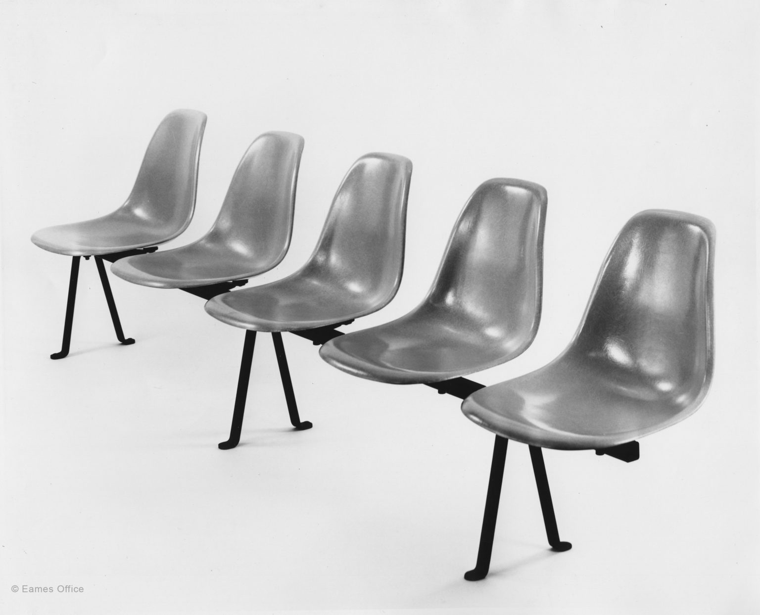TANDEM SHELL SEATING - Eames Office